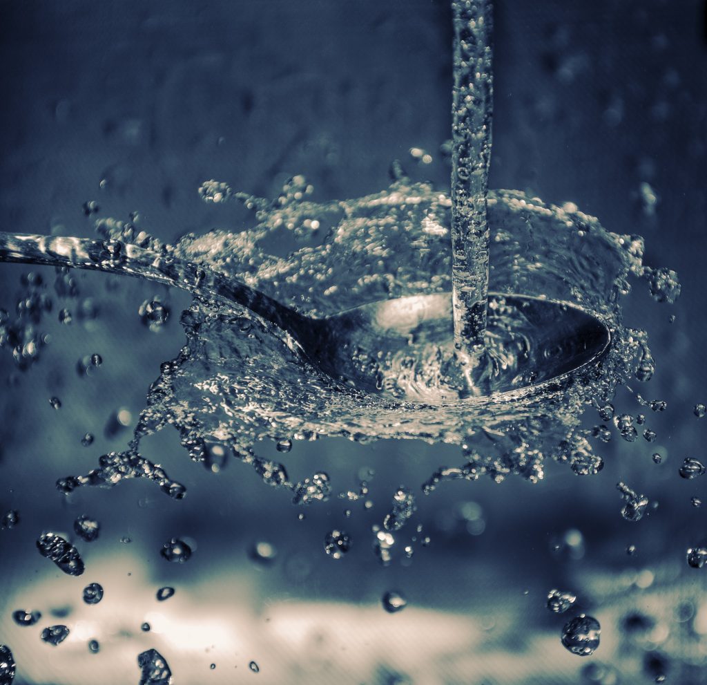 Poly-Glu: l'incroyable poudre japonaise purificatrice d'eau